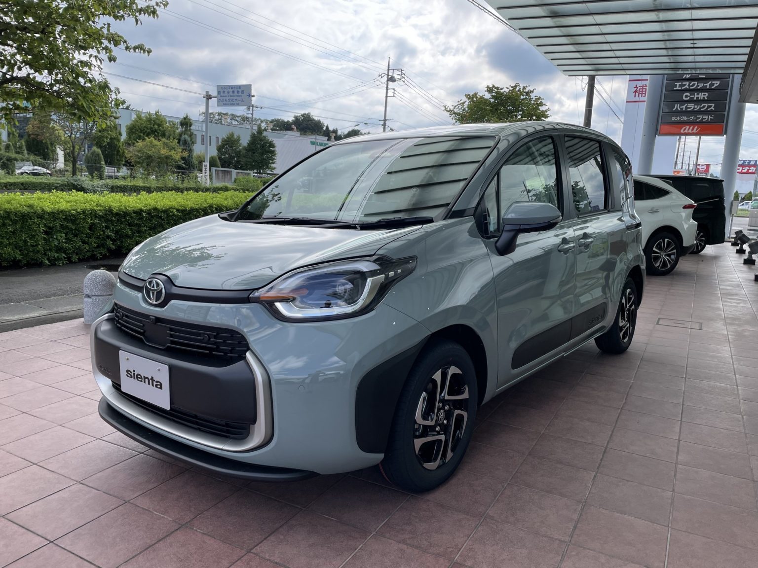 「新型シエンタ」HEV5人乗り×アーバンカーキの展示車を解説🐕【群馬トヨタ富岡バイパス店】 - 富岡バイパス店富岡バイパス店 ...