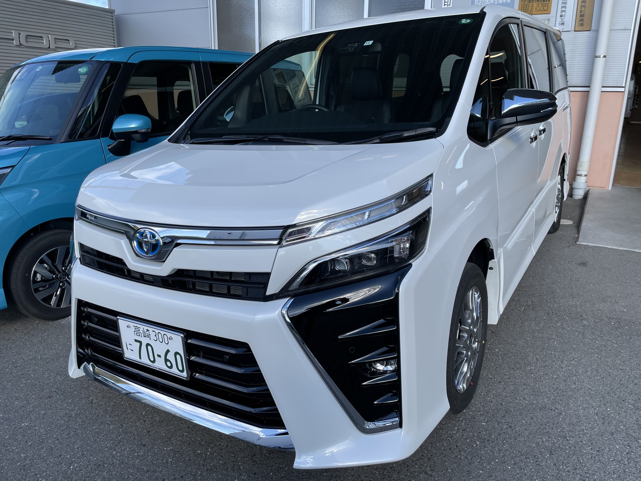 【VOXYヴォクシー】特別仕様車”煌Ⅲキラメキスリー”ZS比較、変更点やおススメポイントなど、試乗車あります！ - 高前バイパス店