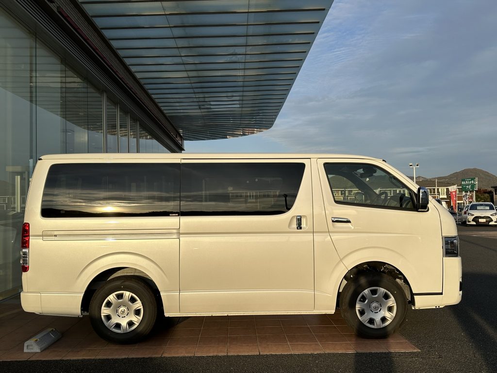 【ハイエースバン スーパーGL特別仕様車DARK PRIMEⅡ】4WDディーゼル 内装、サイズは？ラゲージも超広々です - 桐生バイパス店