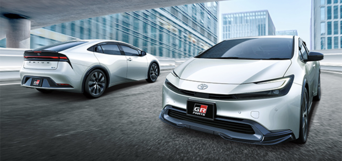 【新型プリウス】MODELLISTA（モデリスタ）と GR PARTSご紹介します！ - 伊勢崎つなとり店