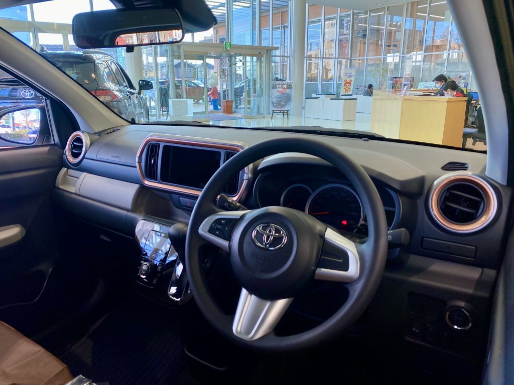 展示車が新しく登場しました！従来のパッソの魅力とPASSO MODA “Charm”を徹底解説！ お役立ち情報 展示車が新しく登場しました ...