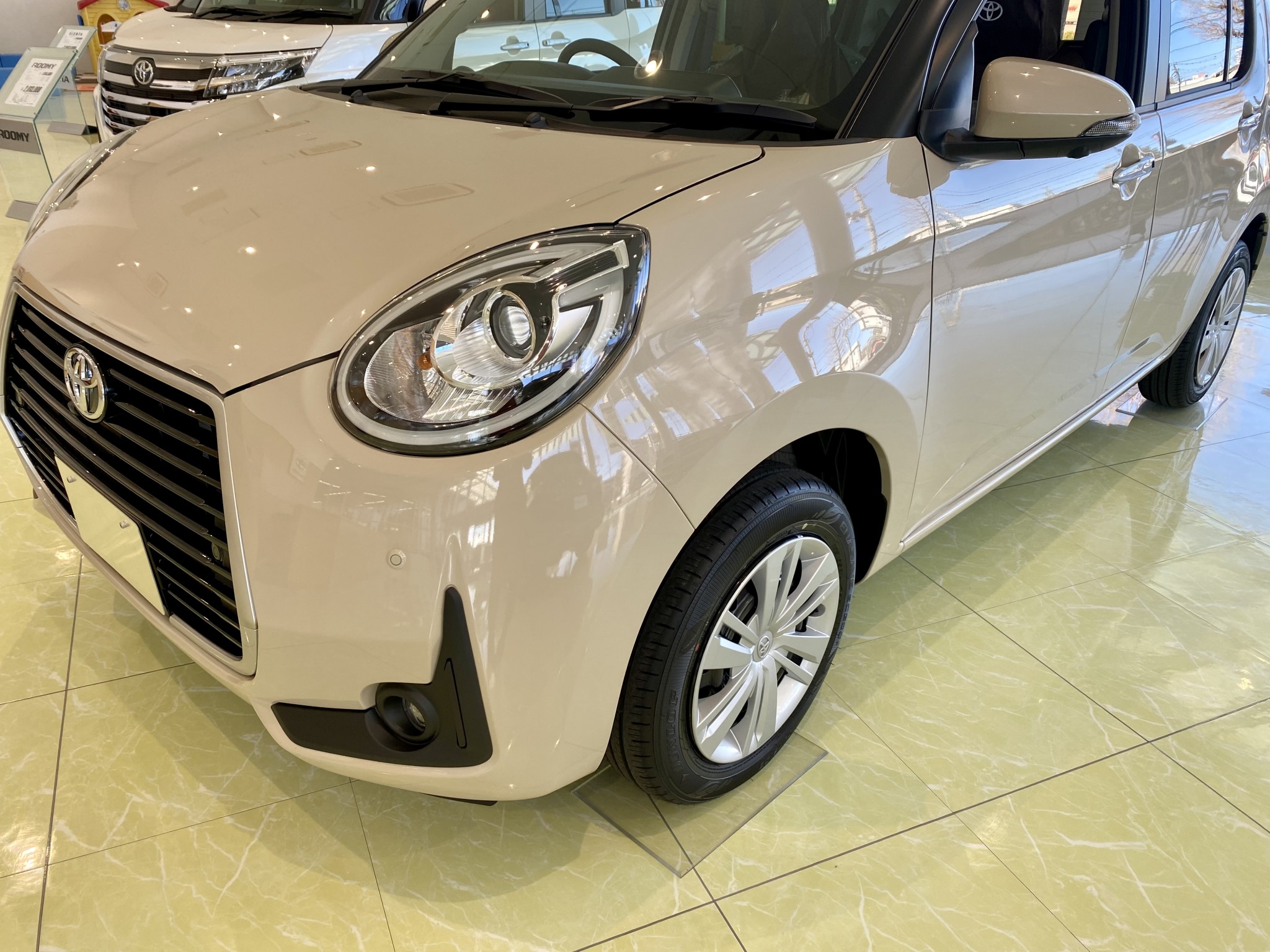 展示車が新しく登場しました！従来のパッソの魅力とPASSO MODA “Charm”を徹底解説！ お役立ち情報 展示車が新しく登場しました ...