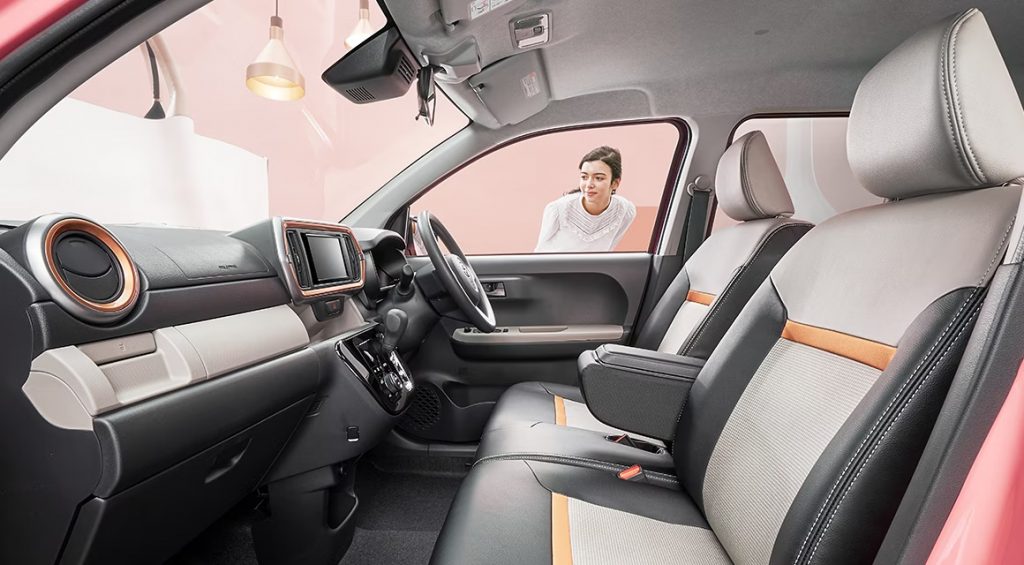 展示車が新しく登場しました！従来のパッソの魅力とPASSO MODA “Charm”を徹底解説！ お役立ち情報 展示車が新しく登場しました ...